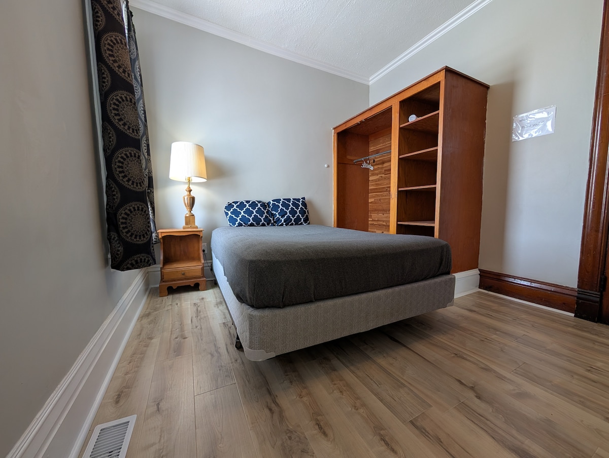 Historic Shabbona Hotel 1 (Private Bath) - Hotels for Rent in Shabbona ...