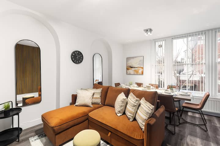 Peaceful Pet-friendly 2br W/ Kitchen & Dining - London