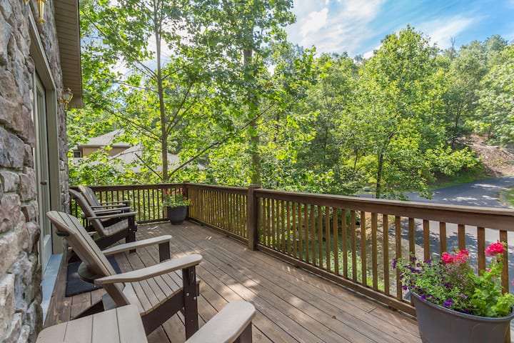 Creekside: Massanutten Home W/ Game Rm + Fire Pit - Massanutten, VA