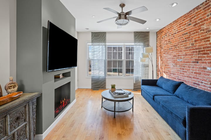 Chic Canton Home • 3br • Rooftop Views - Baltimore, MD