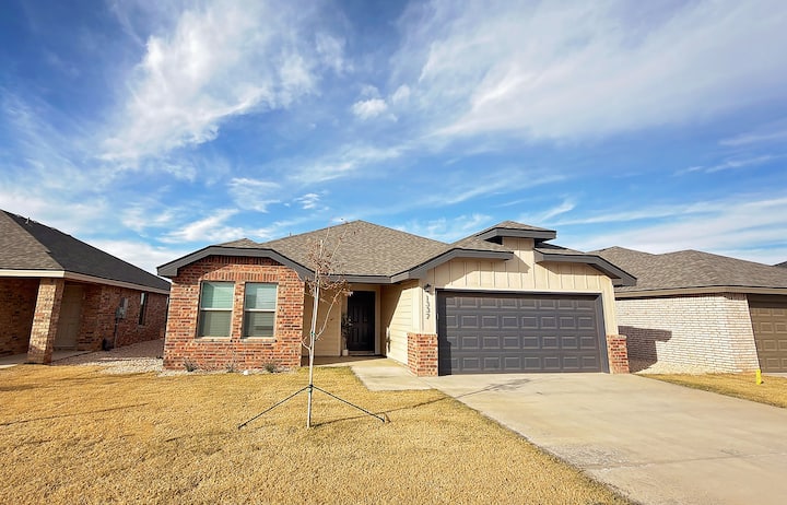 Modern Midland Getaway | 3 Bd 2 Ba - Midland, TX