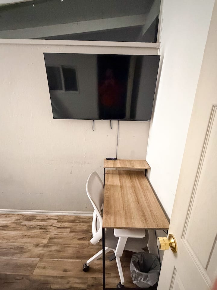 #105-sunnyvale Solo Room W/ac, Desk&tv | Near Tech - Santa Clara, CA