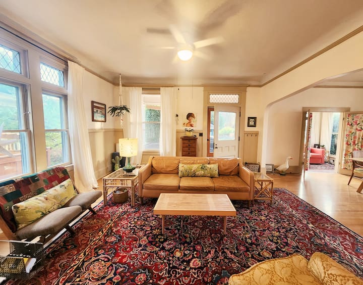 30 Day Min! 1902 Apartment, Corner Lot Irvington - Portland, OR