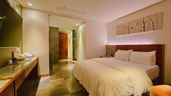 714首尔少见的安静精品酒店 Indipresent Hotel Deluxe King 豪华大床房 - Seoul