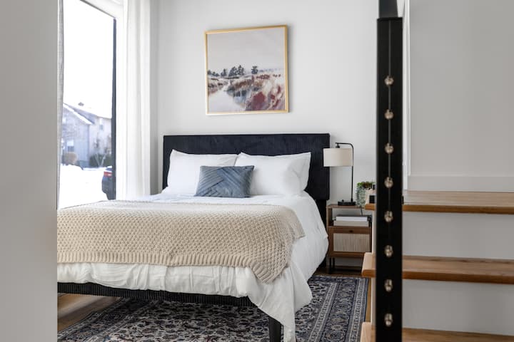 Modern Loft In Downtown Royal Oak - Royal Oak, MI