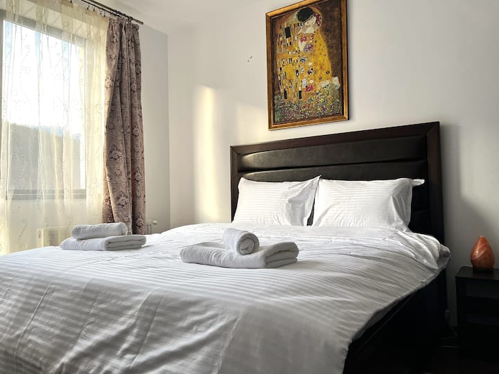 Sofia's Dream Retreat: Terrace & Fireplace - Sinaia