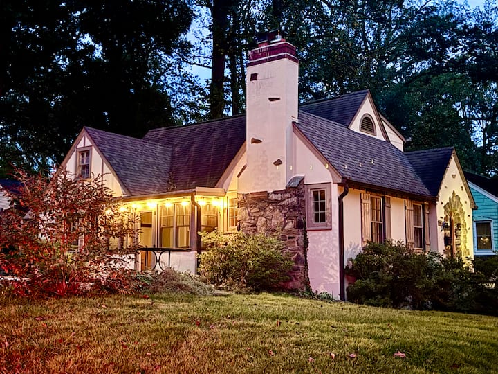 Spacious Sunny 830 Sq Ft English Basement Apt - Silver Spring, MD