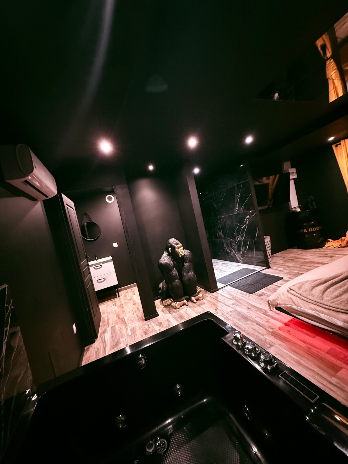 Gold Appartement - Jacuzzi privatif - Appartements à louer à Hoenheim ...