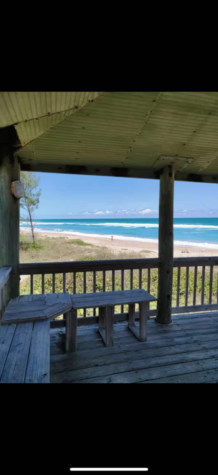 Beach Bum Bungalow - The Bahamas