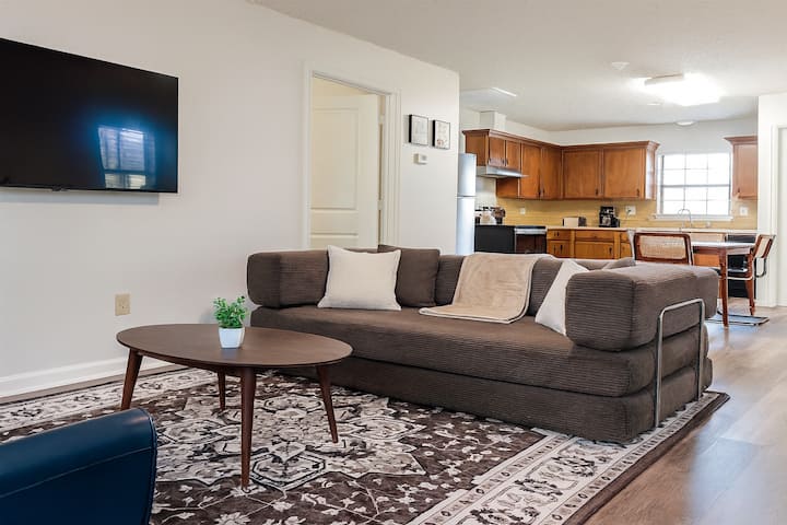 Modern Cajun Chateau Apt. B - ラフェイエット, LA