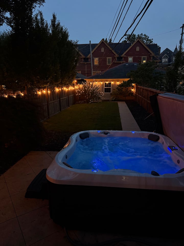 Luxury Hot Tubwalk To Short Northgaragesleeps 9 - Grove City, OH