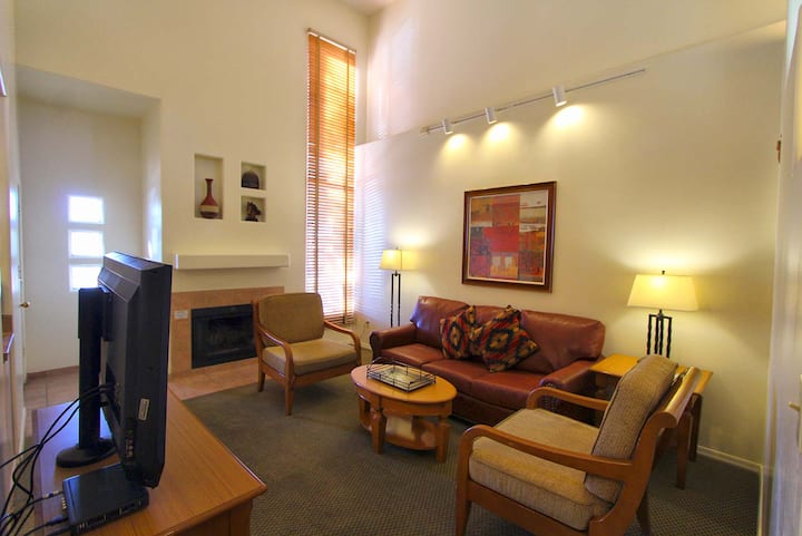 2 Bdr Villa In Cave Creek, Az With Amenities! - Carefree, AZ