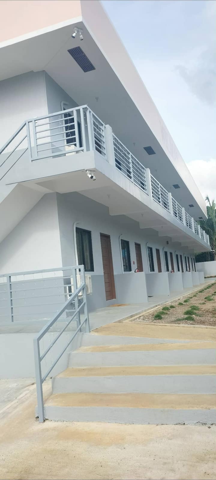 Newly Built Units With 24-hr Security 
And Cctv - Naval
