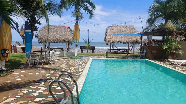 Disfruta De Tu Casa De Playa 
Con Piscina - Panama