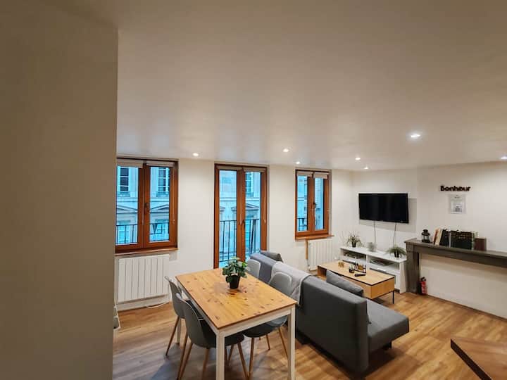 Appartement Avec Balcon En Plein Centre-ville - Besançon