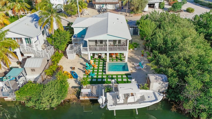 Ahi & Co : Waterfront Villa + Private Pool - Florida