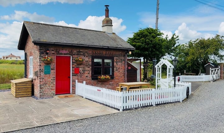 The Old Weighbridge - Louth