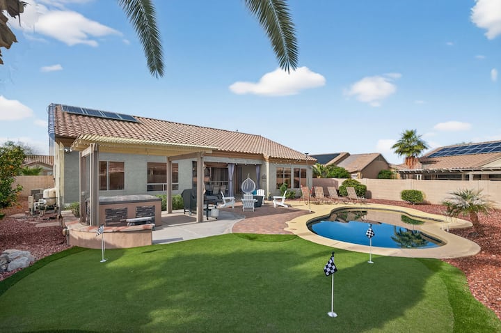 Putting Green, Shuffleboard, Heated Pool & Hot Tub - Goodyear, AZ