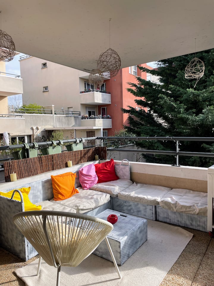 Appartement Avec Terrasse + Parking - Saint-Denis, France