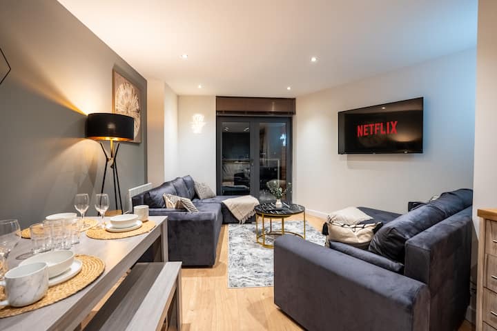 City Stay On The River - Sleeps 10 - Central - Leeds