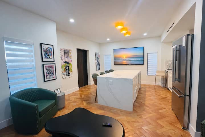 Spacious 3br Near Brickell /Parking + Fast Wifi - Miami, FL