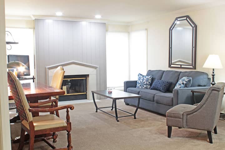 Flying Squirrel #122 The Squirrel Nest Getaway - Andover, KS