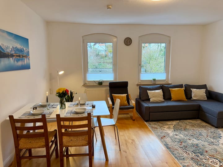 Yellow Apartment – Modern & Großzügig 2 Sz+balkon - Niedenstein