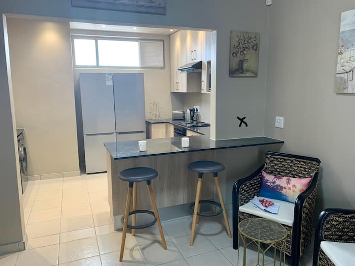 Wave Condo - Steps To The Beach - Gqeberha