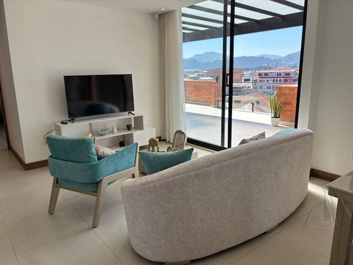 Apartment With Terrace In Cuenca’s Premium Area - Cuenca