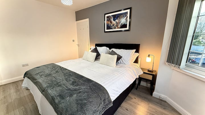 Delves House - Walsall | Sleeps 7 | Ev Charger - Digbeth - Birmingham