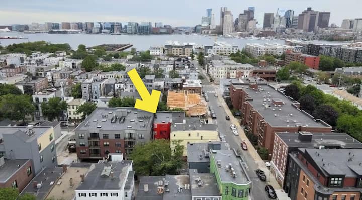 Central Renovated Condo Close To Airport & Subway - Boston, MA