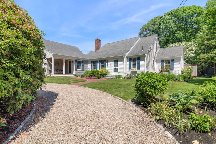 Heated Plunge Pool, Theater Room, Backyard Fun! - Eastham, MA