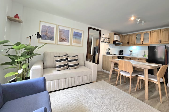 Chicó Premium: Walk To Parque 93 & Top Dining - Bogota