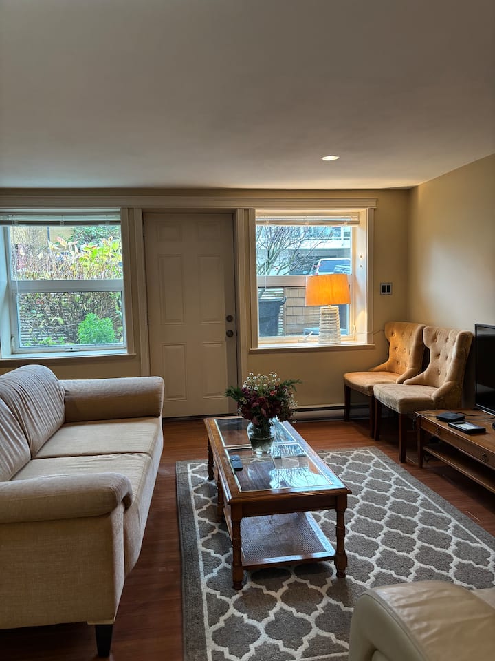 Classic Victoria Charm, 2 Bedroom Suite - 