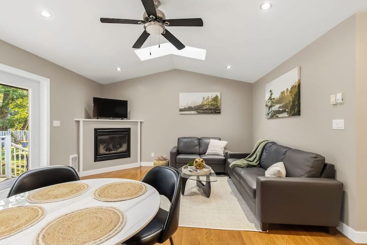 Forest Edge Haven | Spacious 2br With Nature Views - 蘭福德