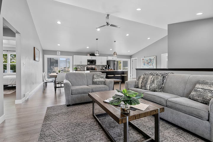 Blakeford 1109 Shadow Ln W/hot Tub - Green Bay