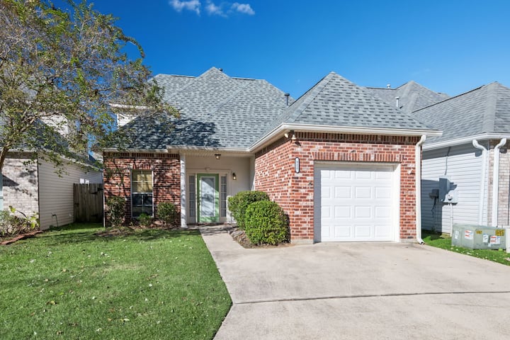 Private Gated Community: 3br & Pool - Covington, LA