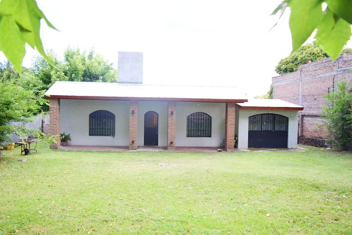 Garage Y Patio Privado En La Falda Casa Completa - La Falda
