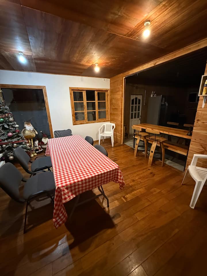 Amplia Casa 7 Habitaciones 4 Baños Cap. 14 Pers. - Pucón