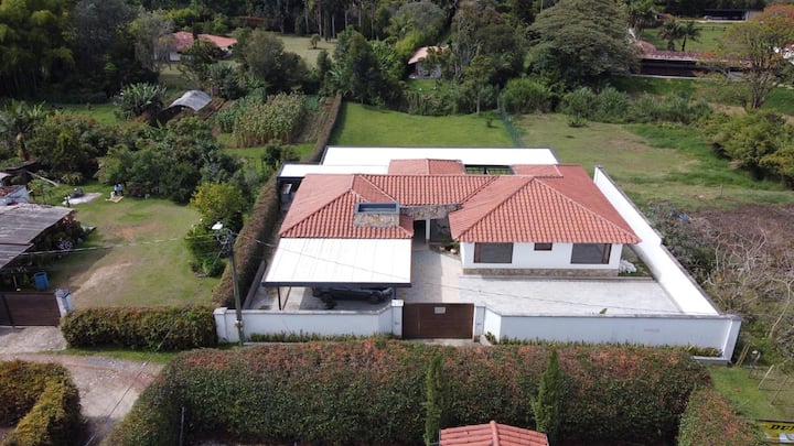 Casa Con Jacuzzi En Llanogrande 20 Min Aeropuerto - La Ceja