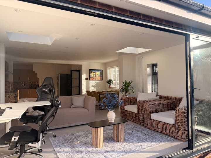 Cosy 4bed- 6 Mins From Luton Apt/w Free Parking - Dunstable