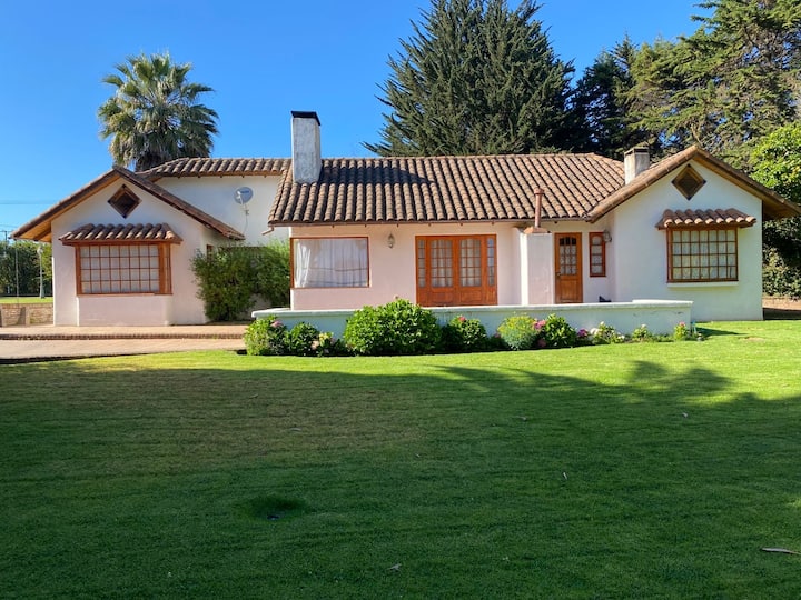 Hermosa Parcela Familiar Con Piscina Y Quincho - Santo Domingo, Chile