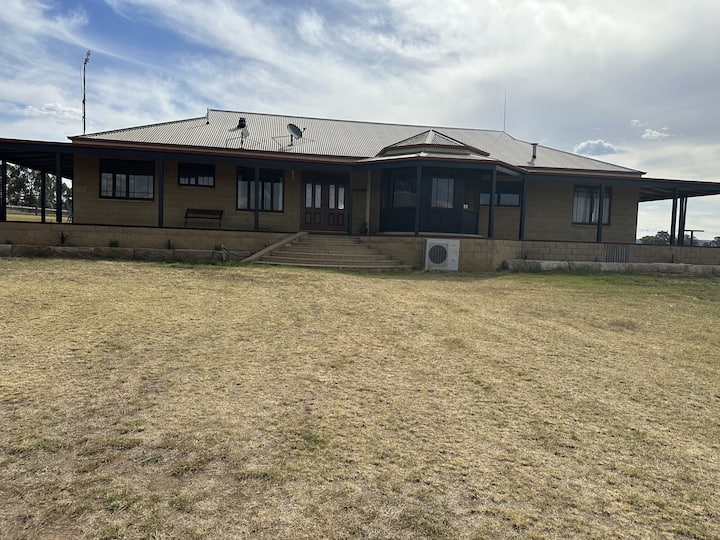 Loudawn Homestead - Cowra