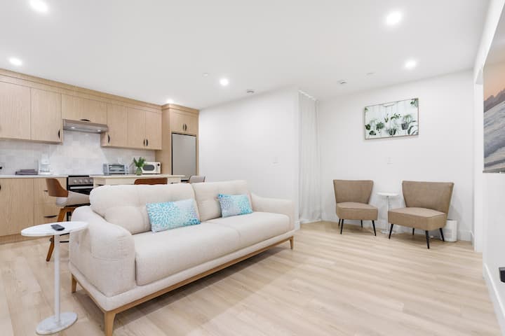 New Cambie Village 2 Bed Suite Near Skytrain - Vancouver