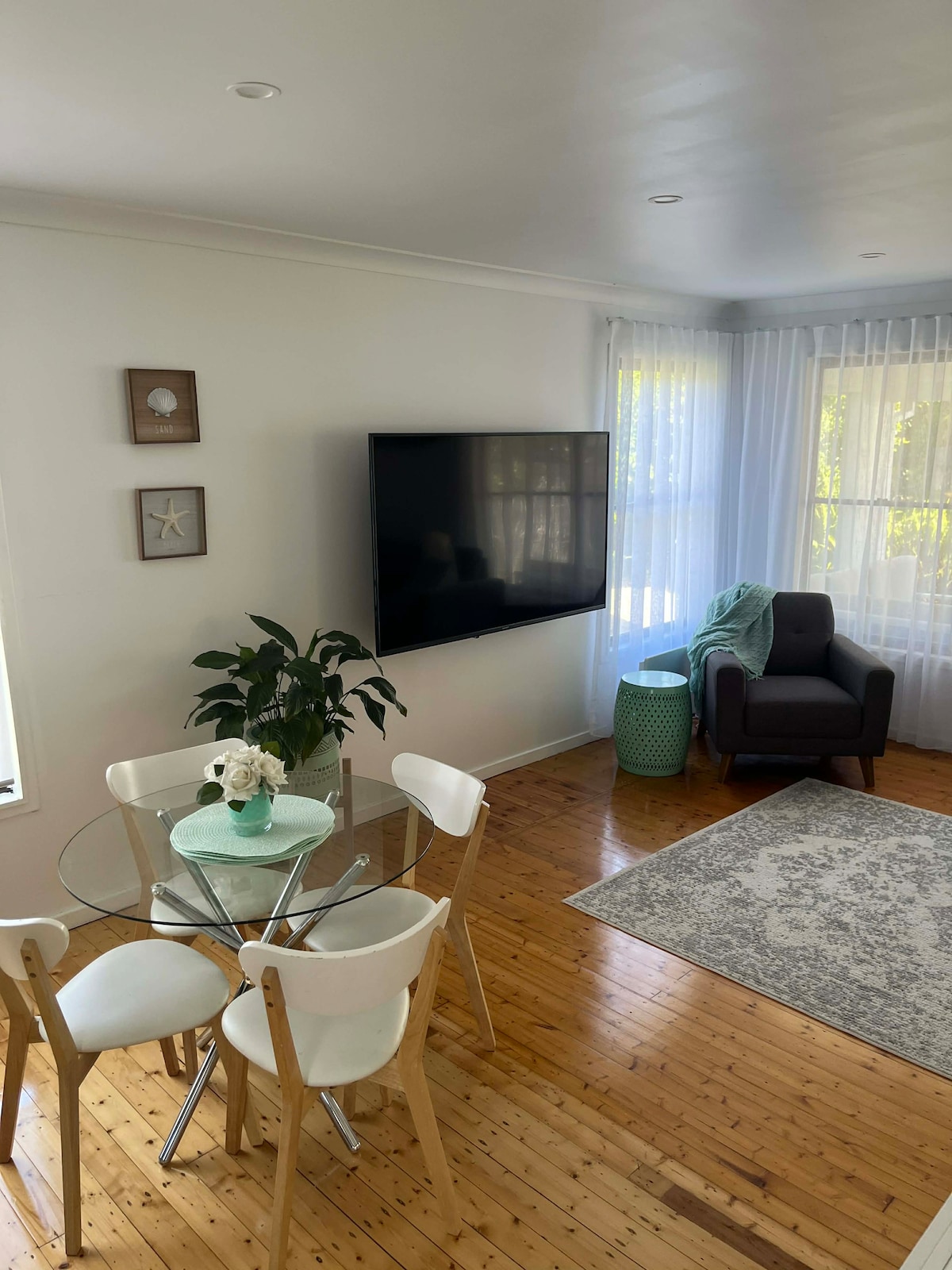 2 Off Sunshine | Culburra Beach - 100m to beach - Houses for Rent in ...