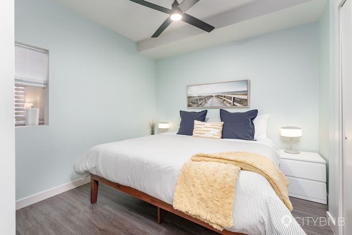 Garneau | W/d To U Of A & Whyte Ave - Alberta