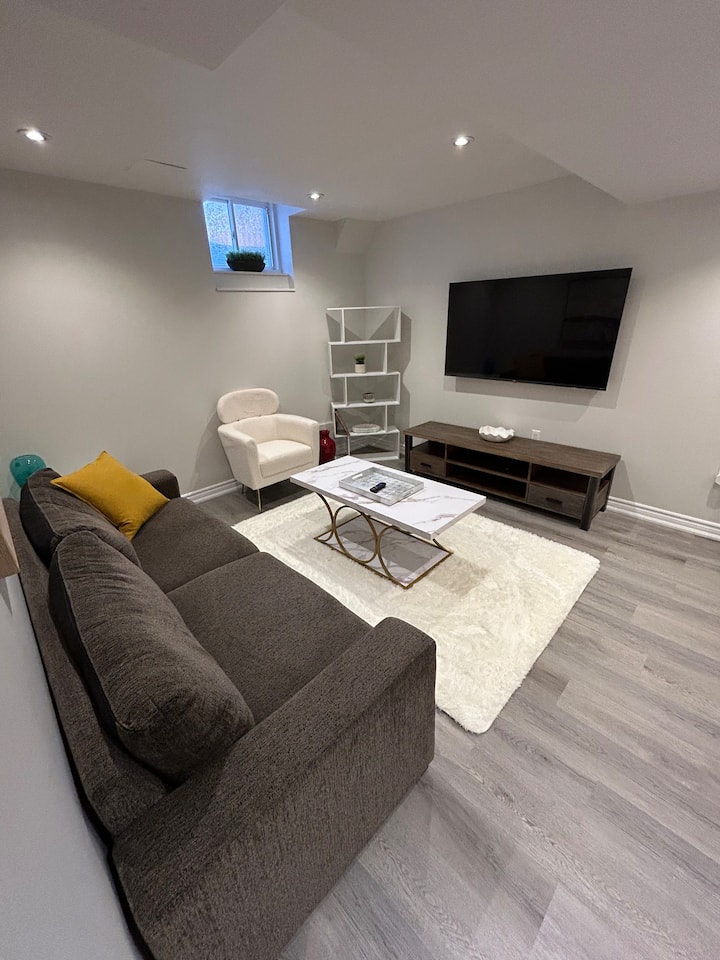 Spacious 2br Private Legal Basement Suite - Mississauga