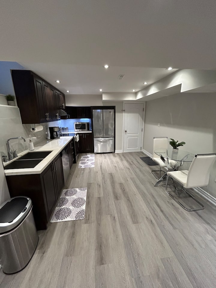 Spacious 2br Private Legal Basement Suite - Milton
