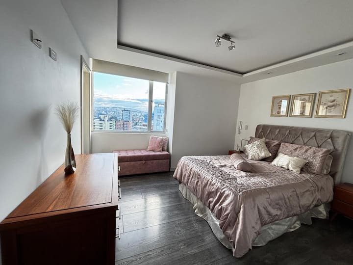 Apartamento Con Vista Y Confortable En La Carolina - 키토