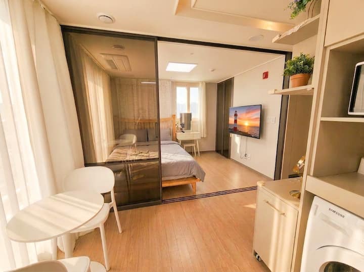 12.[호텔+펜션] [연박할인]등대해변 써밋베이 1.5룸, [하프오션뷰, 하버뷰] - Sokcho